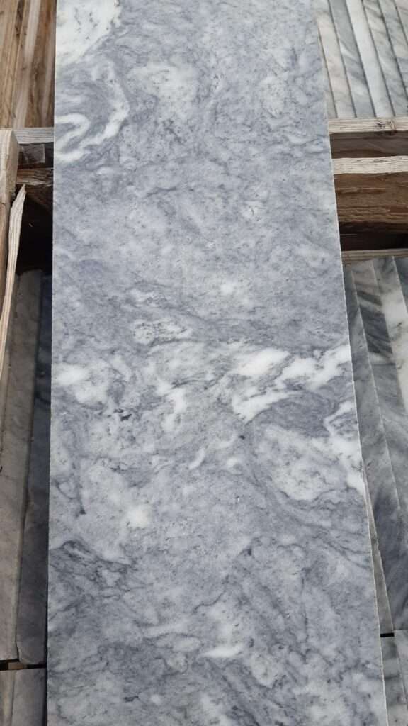 Marmura Alivery Grey trepte, placaj. Prelucram montam glaf, blat