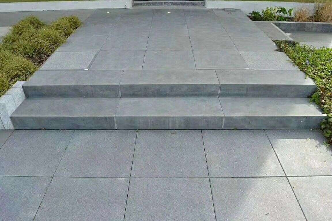 Andezit Exterior - Placaj Fiamat Antiderapant, Piatră Cubica